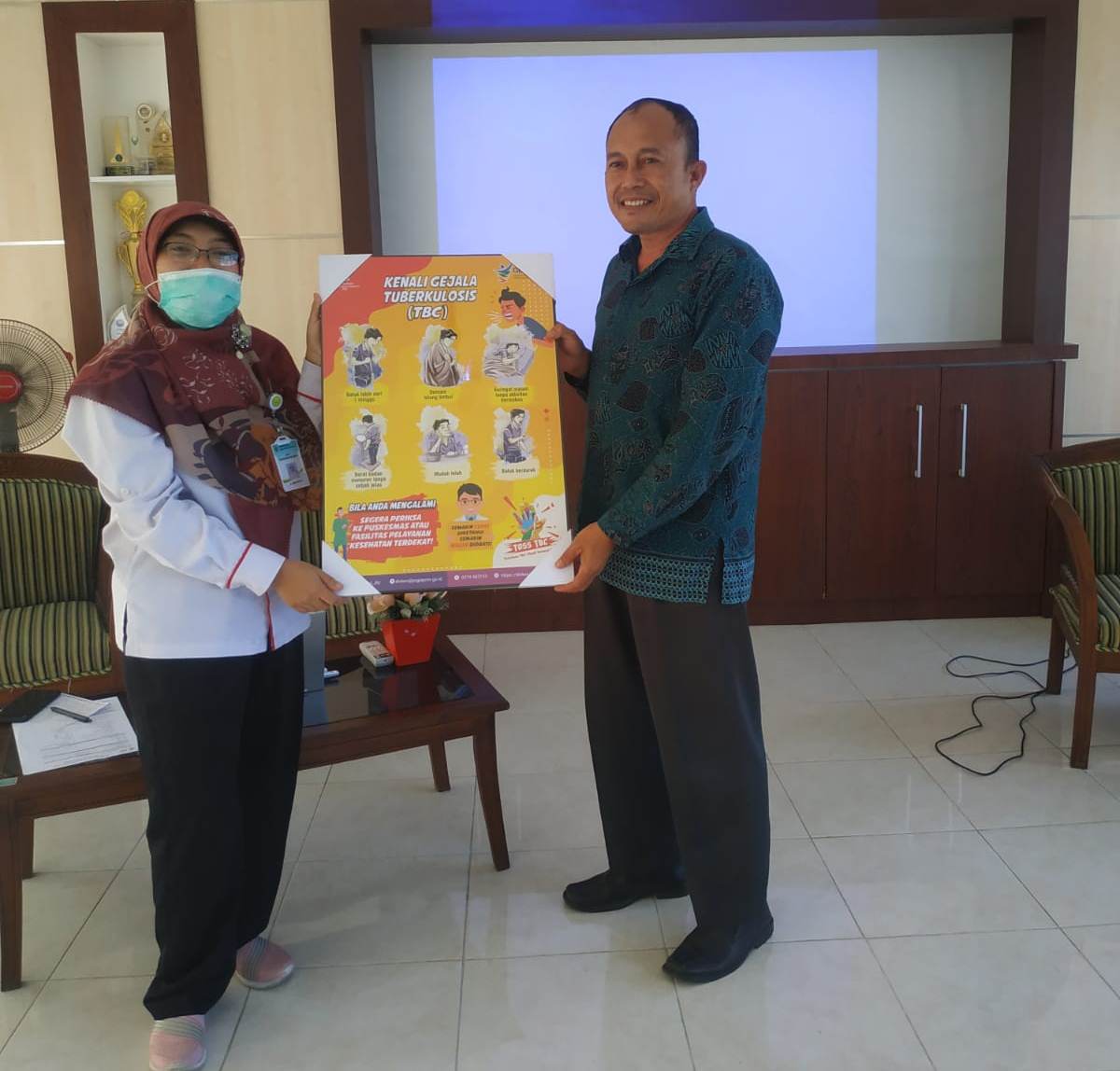 Guru PJOK MIN 2 Mengkuti Sosialisasi Bahaya Merokok di Kalangan Pelajar ...