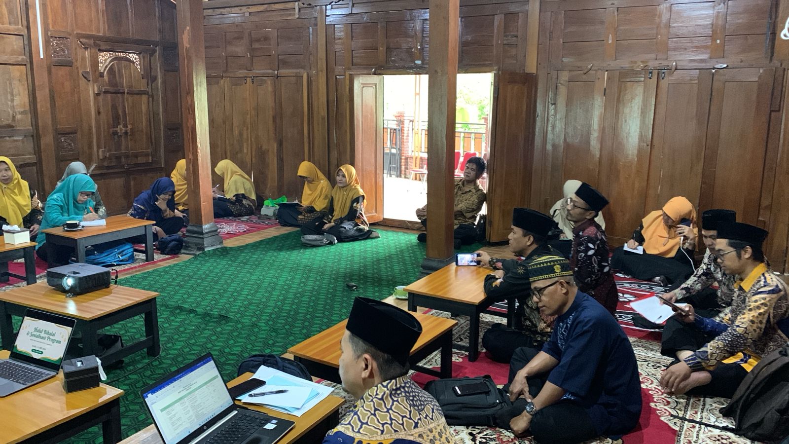 Halal bil Halal dan Penyusunan Rapat Kerja MGMP Fikih se DIY | Kemenag ...