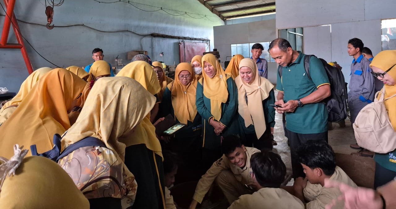 Guru Kimia MAN 2 Bantul Ikuti Studi Lapangan ke Polman Ceper: Menggali ...