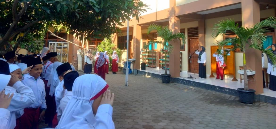 Amanat Pembina Upacara Bendera MI Al-Muhsin 1, Sampaikan Pentingnya ...