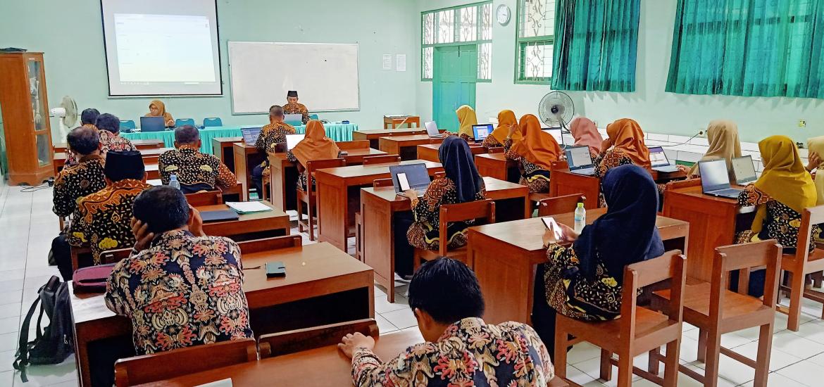 MTsN 5 Bantul Gelar Update SIMPEG 5 Bagi Guru dan Pegawai | Kemenag Bantul
